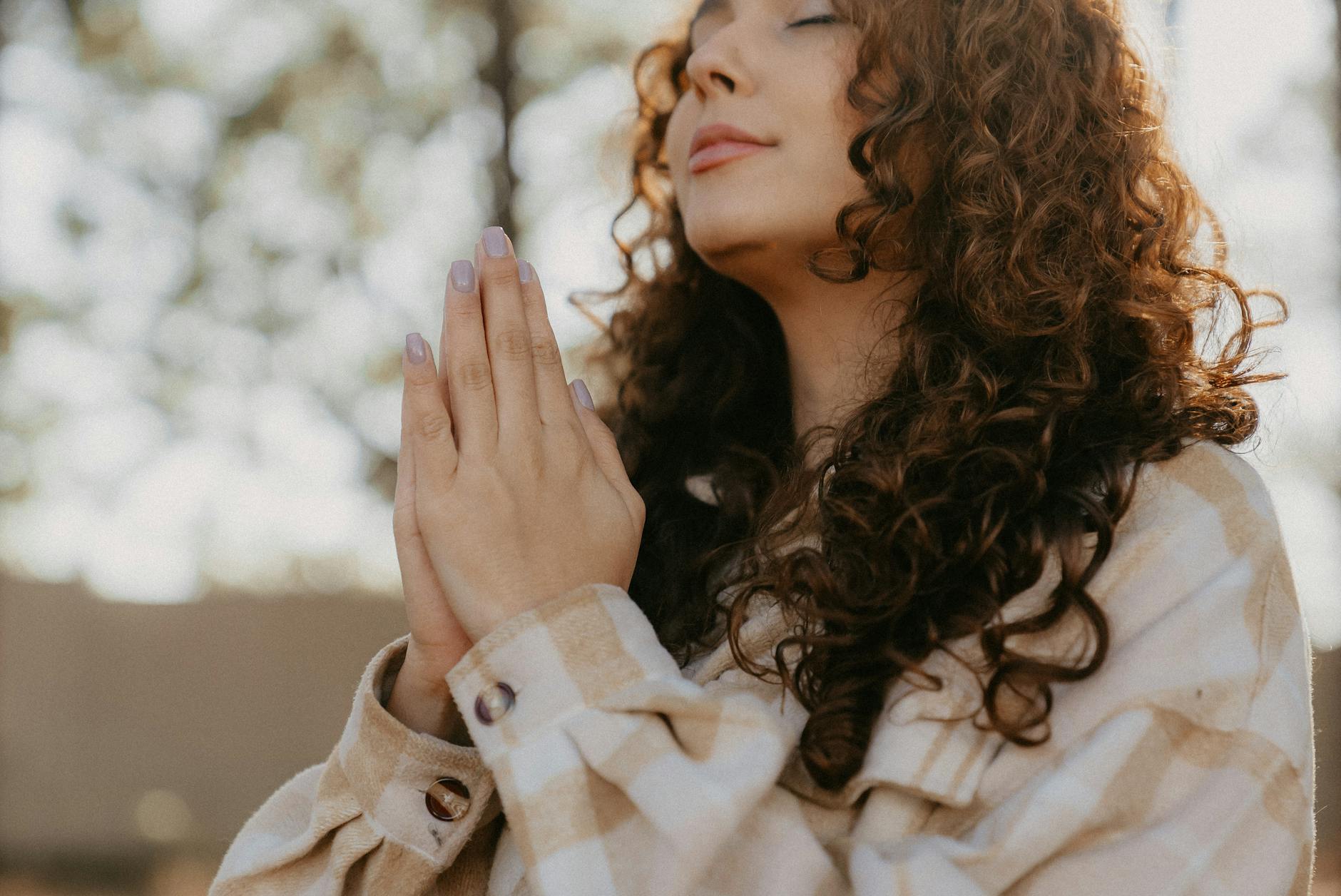 The Power of a Strong Godly Woman: Finding Strength Through Faith